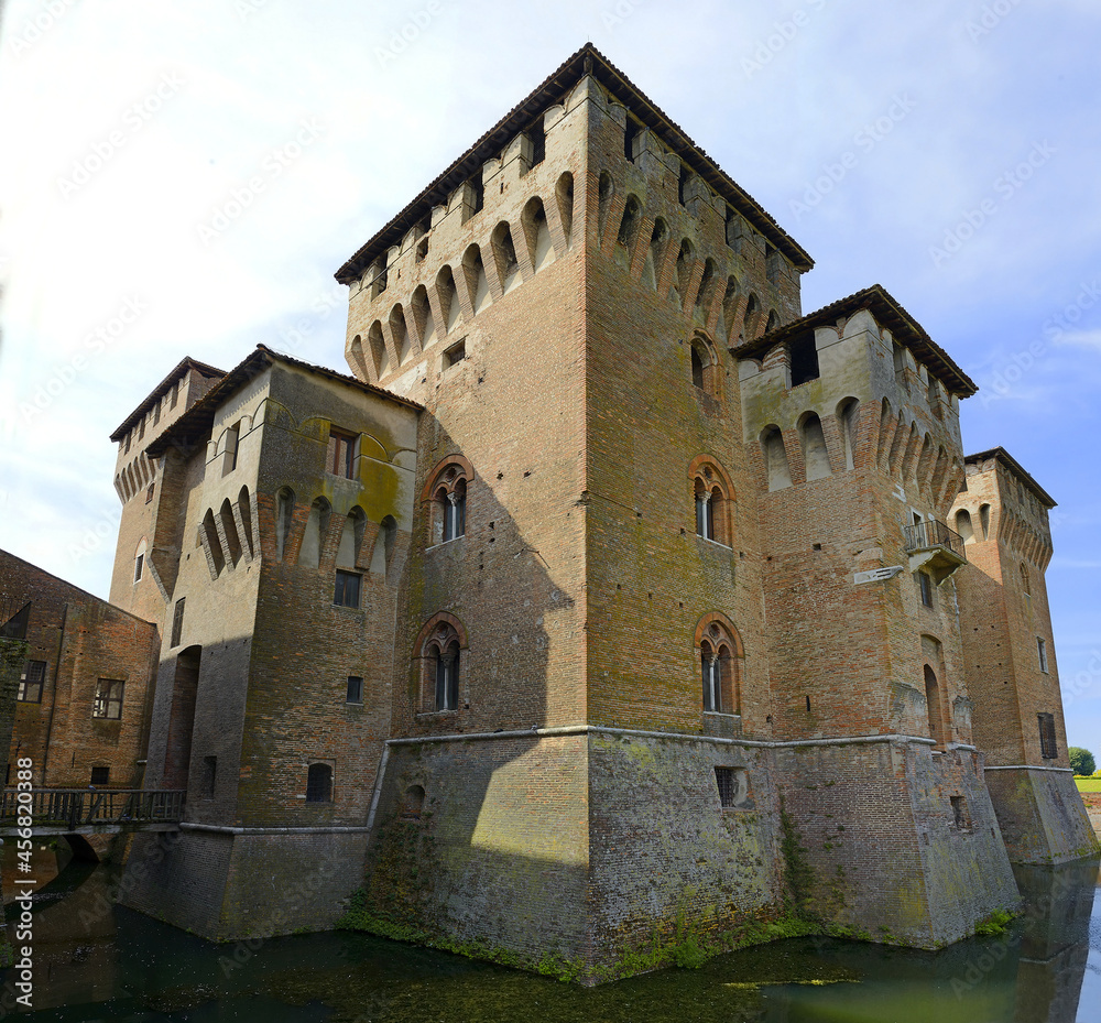 Medieval fortress, Gonzaga Saint George (Giorgio) castle in Italy ...