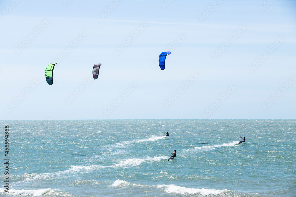 Poster kite surfing on the atlantic ocean – Wall Art | UkPosters
