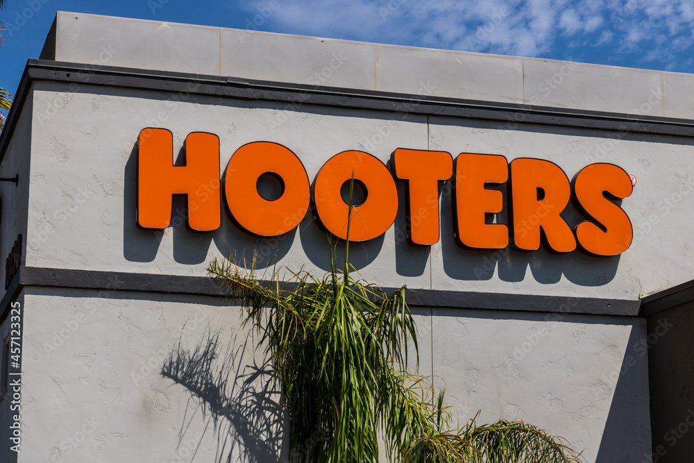 Hooters Dine In Restaurant Location. Hooters operates and franchises ...