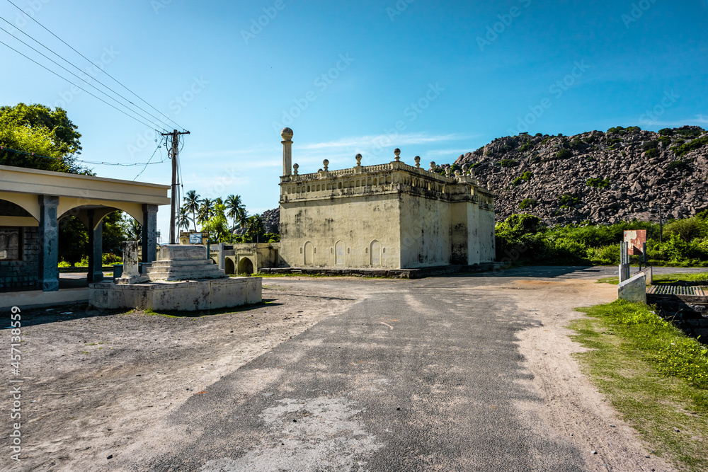 Fotografia do Stock: Mohabbat Khan Mosque at near Fort of Gingee or ...