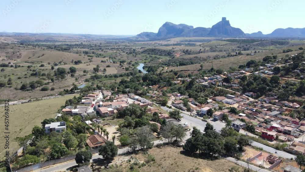 Visão aérea Itamaraju no sul da Baiha. Pequena cidade do interior do ...