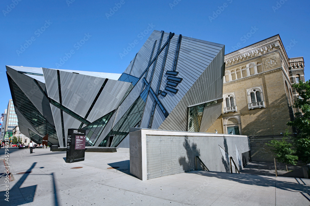 Toronto, Canada - The Lee-Chin Crystal addition to the Royal Ontario ...