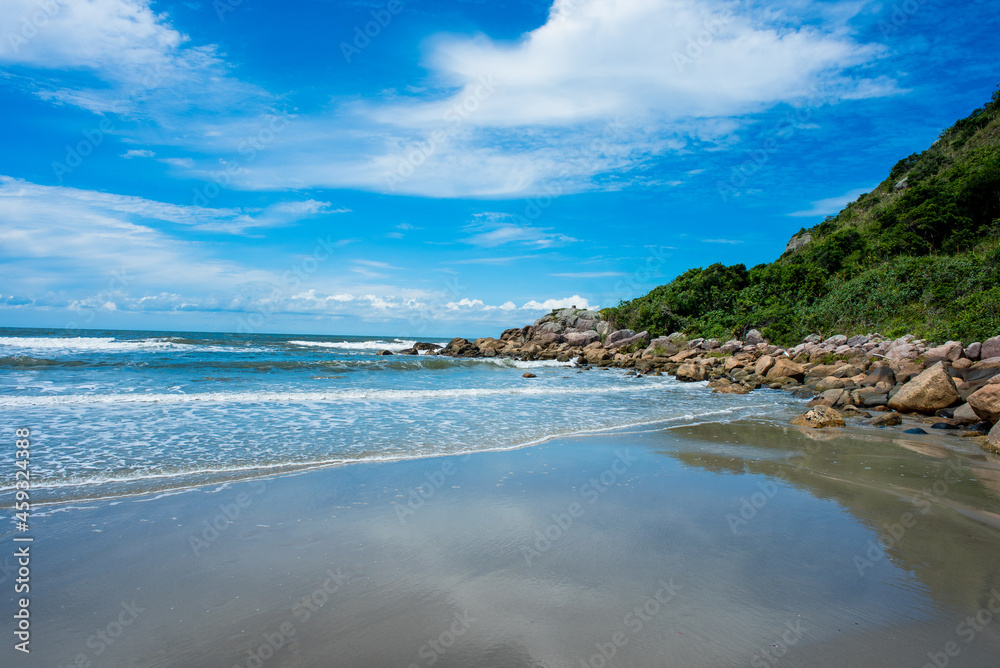 ILHA DO MEL, BRASIL - ABRIL 21, 2018: beautiful image of the ILHA DO MEL beaches boats coast of ...