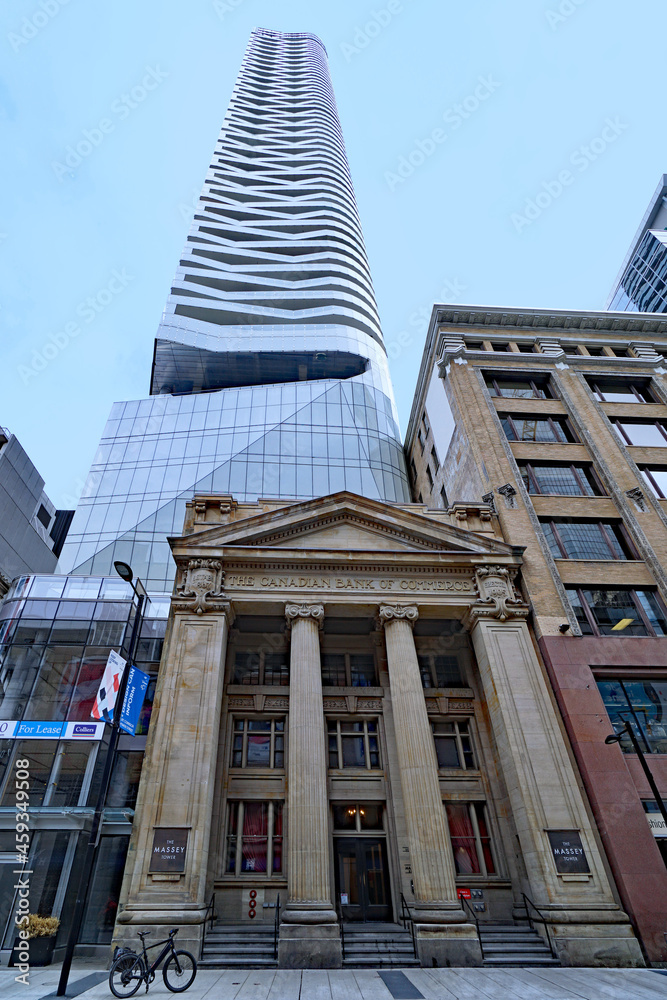 To preserve heritage architecture, this modern apartment building ...