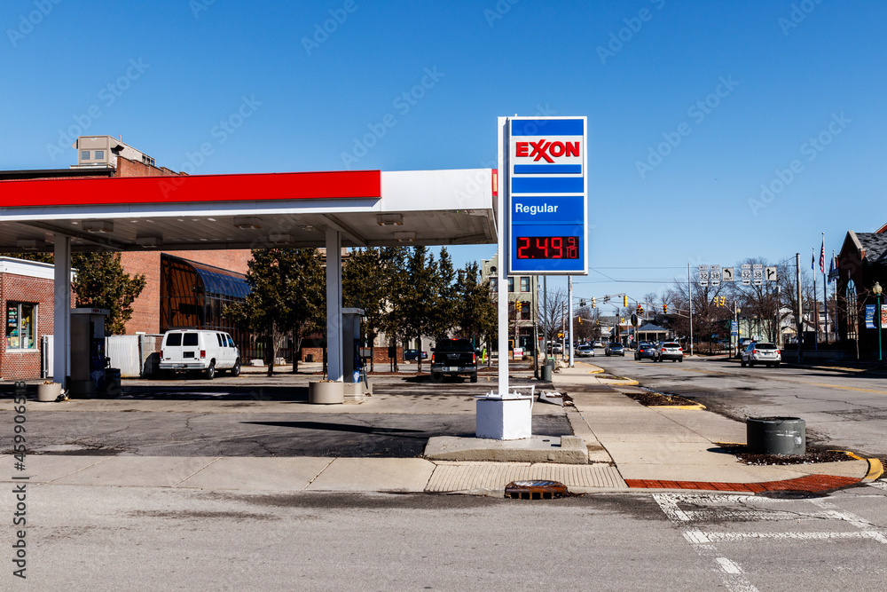 Foto de Exxon Retail Gas Location. ExxonMobil is the World's Largest ...