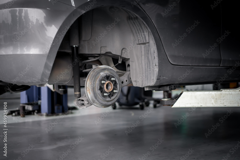 Picture of the rear axle, condition through use, has rust, scratches ...