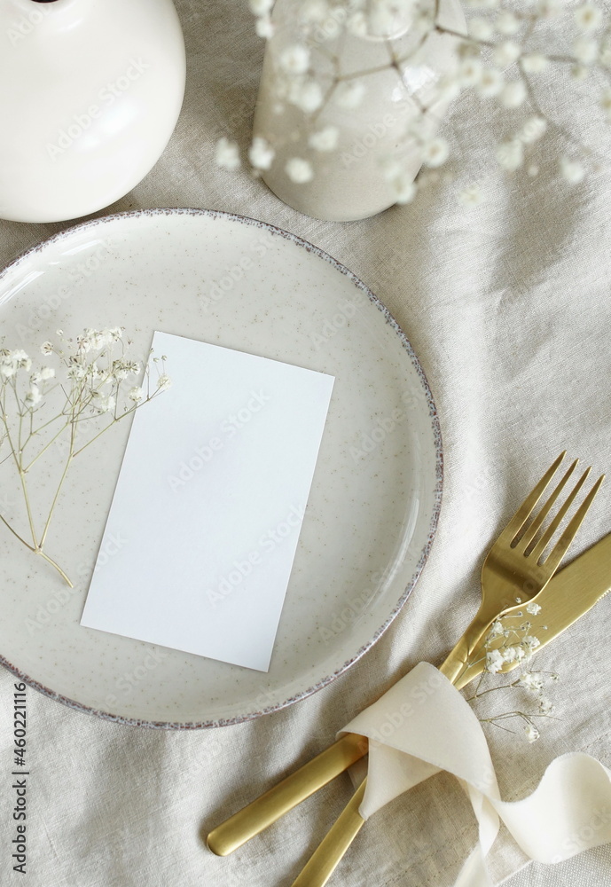 Blank paper sheet cards mockup on minimal table place setting top view ...