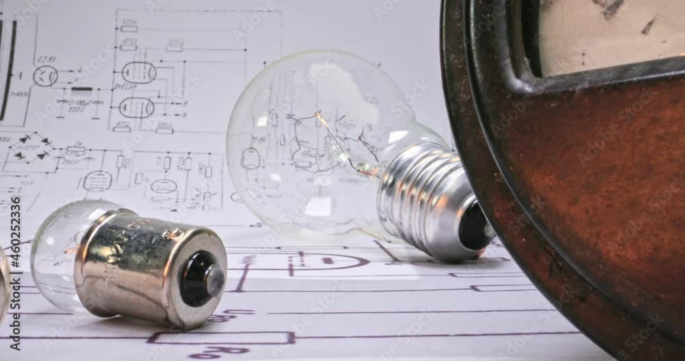 Low voltage edison bulb. Light bulb, and cables on diagrams. vídeo de ...