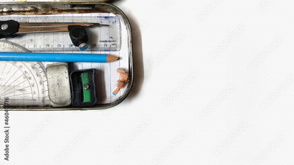 old Geometry Box Set with Ruler, Protractor, Mechanical Pencil Compass ...