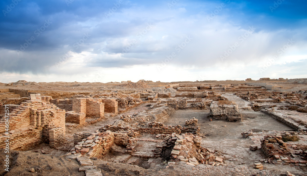 Fotka „Ruins of the ancient city of Sauran. Historical place of ...