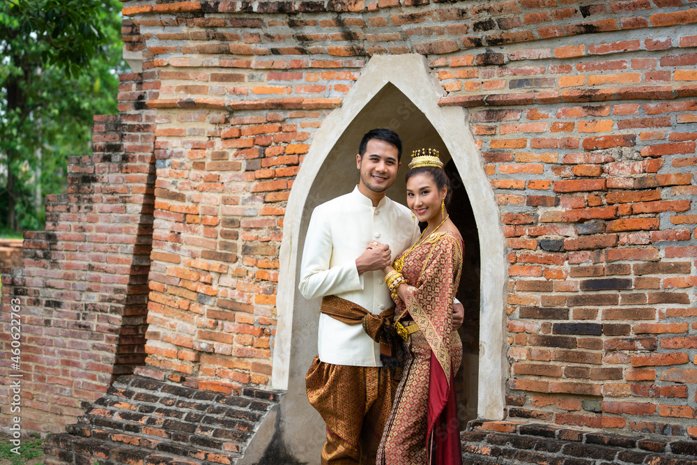 Thai couple wear Thai traditional wedding dress at ancient place ...