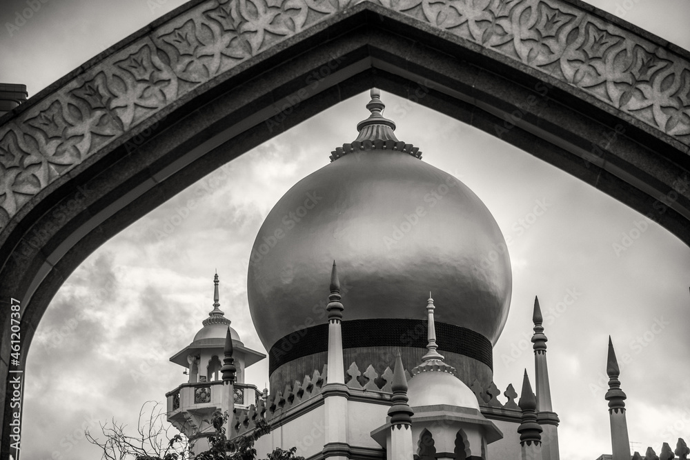 Masjid Sultan, Singapore Sultan Mosque, in Arab Street with blue and ...