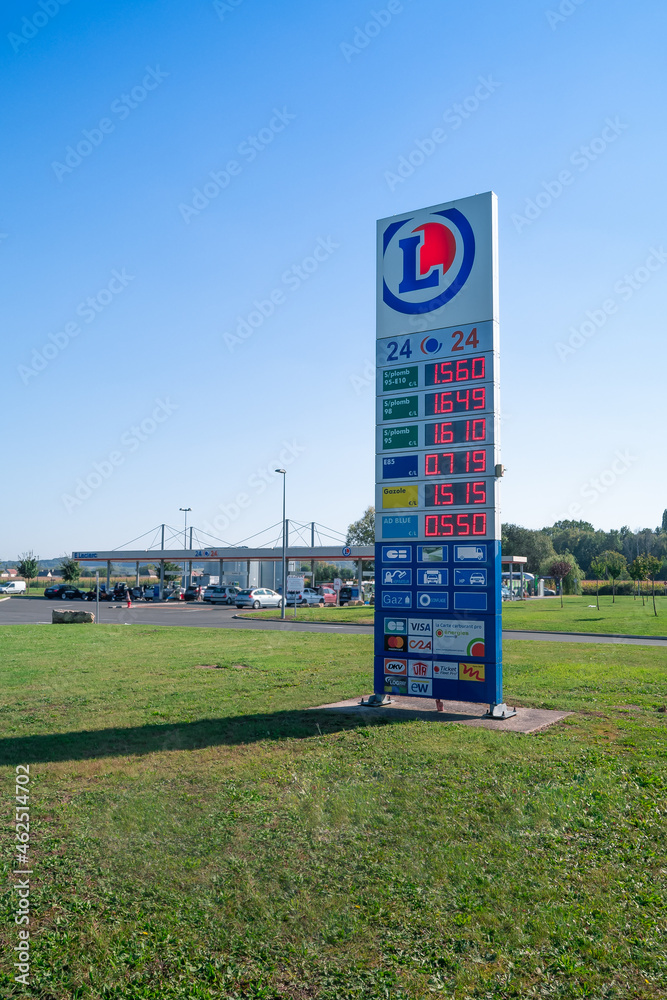 Foto de Prix à la pompe d'essence d'E.Leclerc au début du mois d'octobre 20211. Augmentation des ...