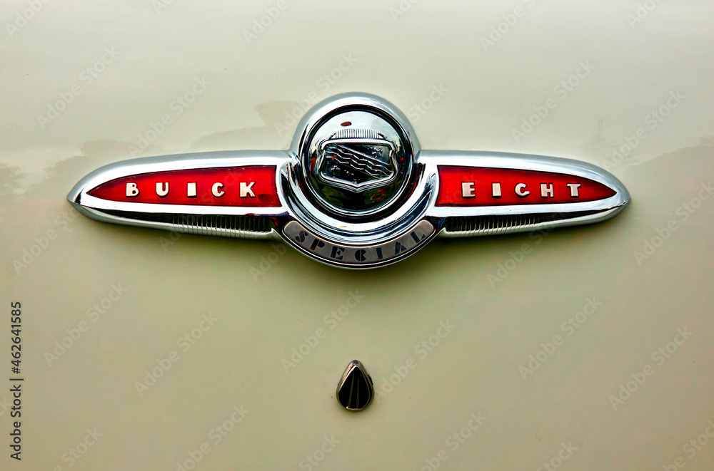 Buick 8 Logo