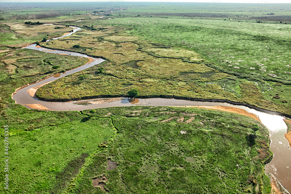 Foto de Democratic Republic of Congo, Aerial view of Garamba River ...