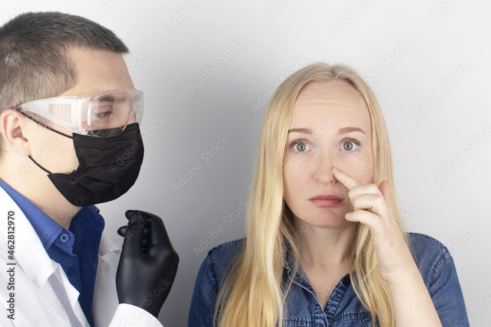 The girl complains to the doctor about the loss of smell. The doctor ...