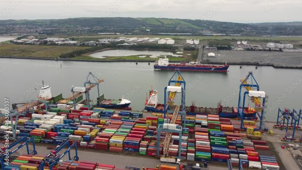 JORK RULER and BG RUBY unloading Containers by Crane working at ...