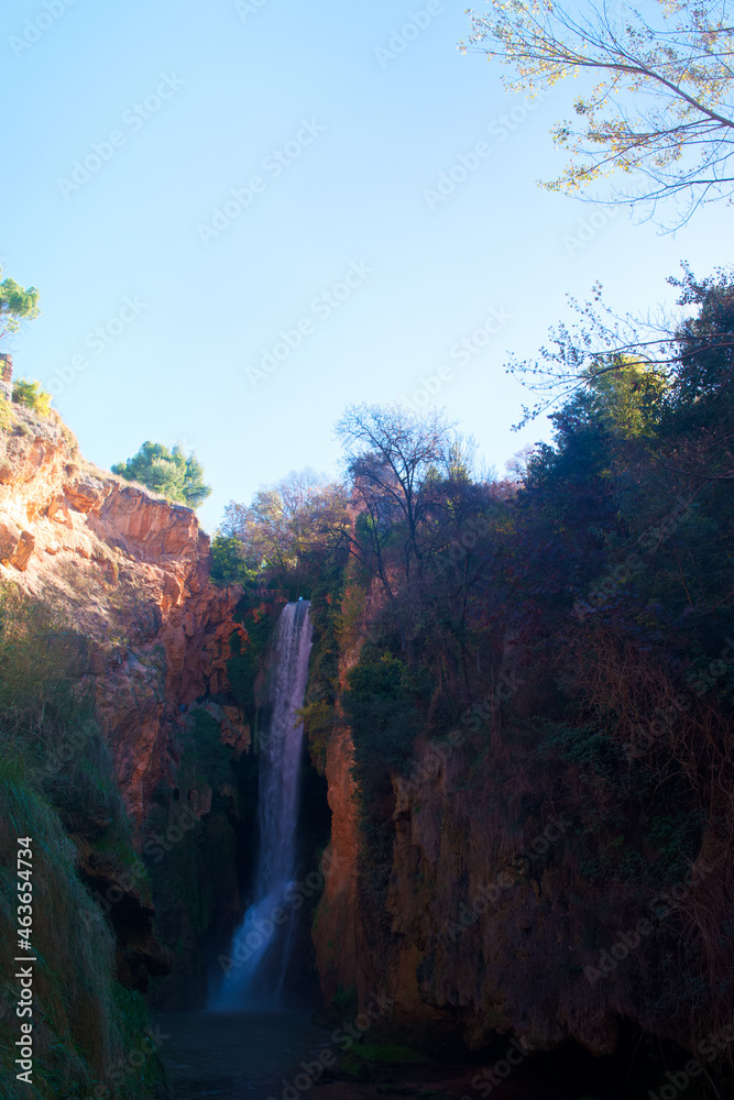 wodospad rzeka woda natura rośliny skały monasterio de piedra Stock ...