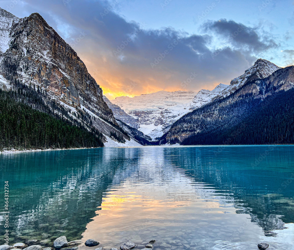 lake louise banff national park Stock Photo | Adobe Stock