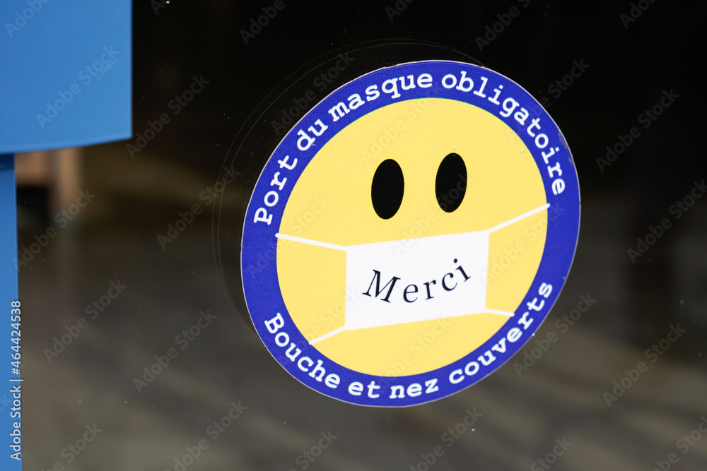 port du masque obligatoire france anti covid-19 french text obligatory ...