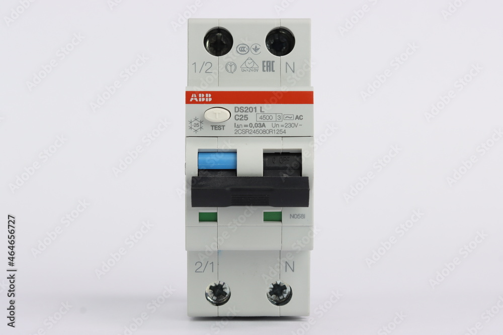 ABB DS201 is an RCBO 1P+N with a width of two modules to protect single-phase end-user circuits ...