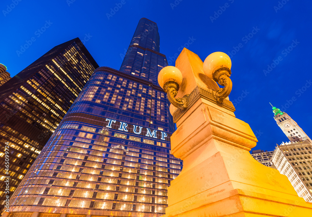 Chicago - March 2017, IL, USA: Trump Tower skyscraper at night. Wide ...