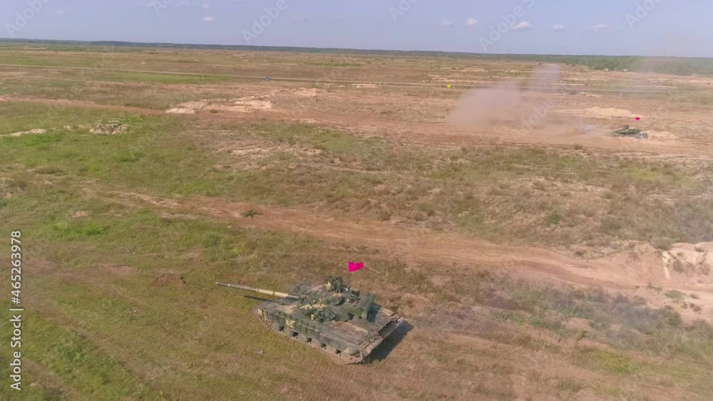 Stockvideon Cinematic slow-mo action footage of army tank shooting ...