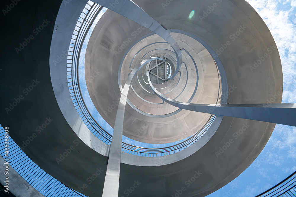 Geometric building structure of metal rotating stairs Stock-Foto ...