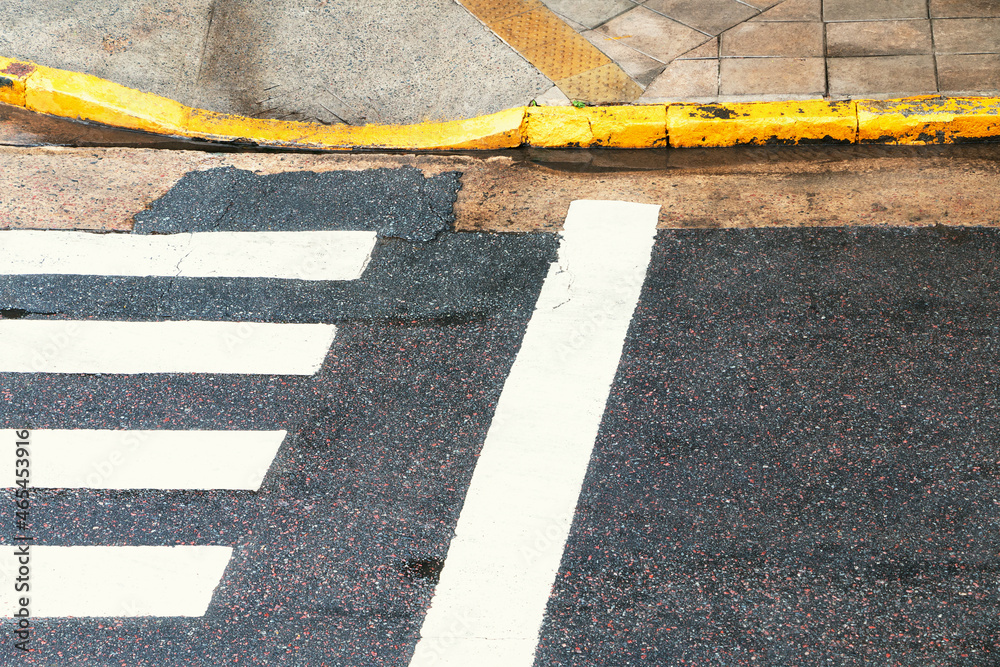 Urban crosswalk with street border lowering for dissable access from ...