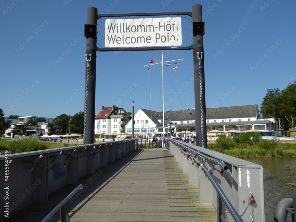 The ship greeting system "Willkomm-Höft" (Welcome Point) in Wedel ...