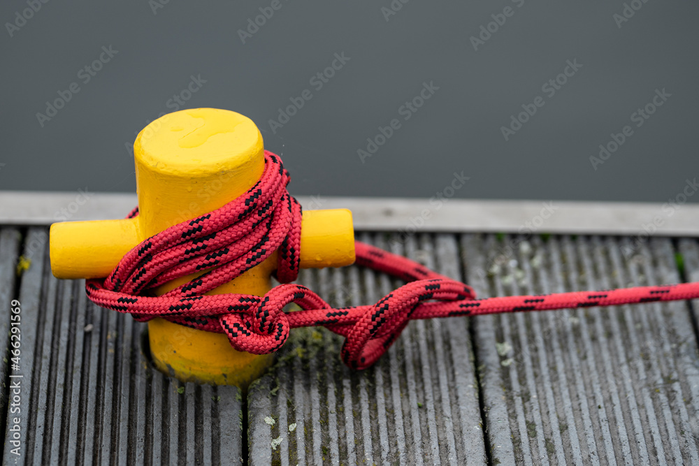 moor a boat on the quay, ship, yacht, marina, landing, bridge, tie ...