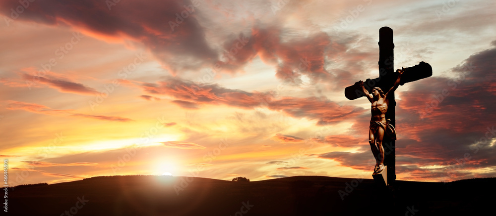 Crucifix cross at sunset background, crucifixion of Jesus Christ Stock ...
