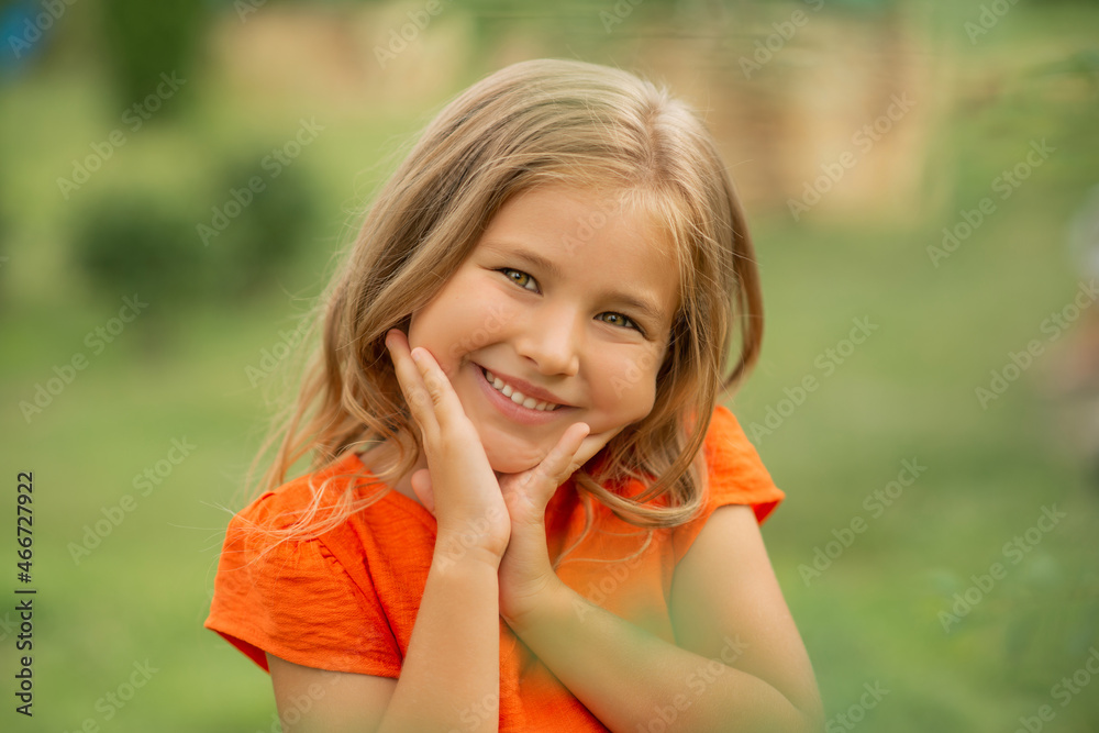 little girl in the park, little girl, girl, girl in the park, girl in ...