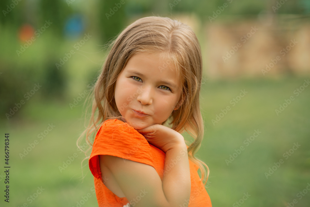 little girl in the park, little girl, girl, girl in the park, girl in ...