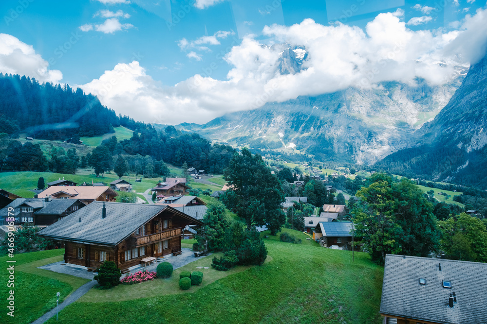 Foto Stock Grindelwald, Switzerland with parts of Mattenberg in the ...