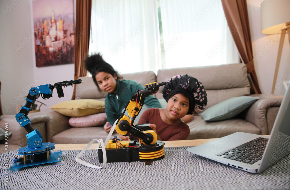 Smart children learning robot , Junior science study how to control ...