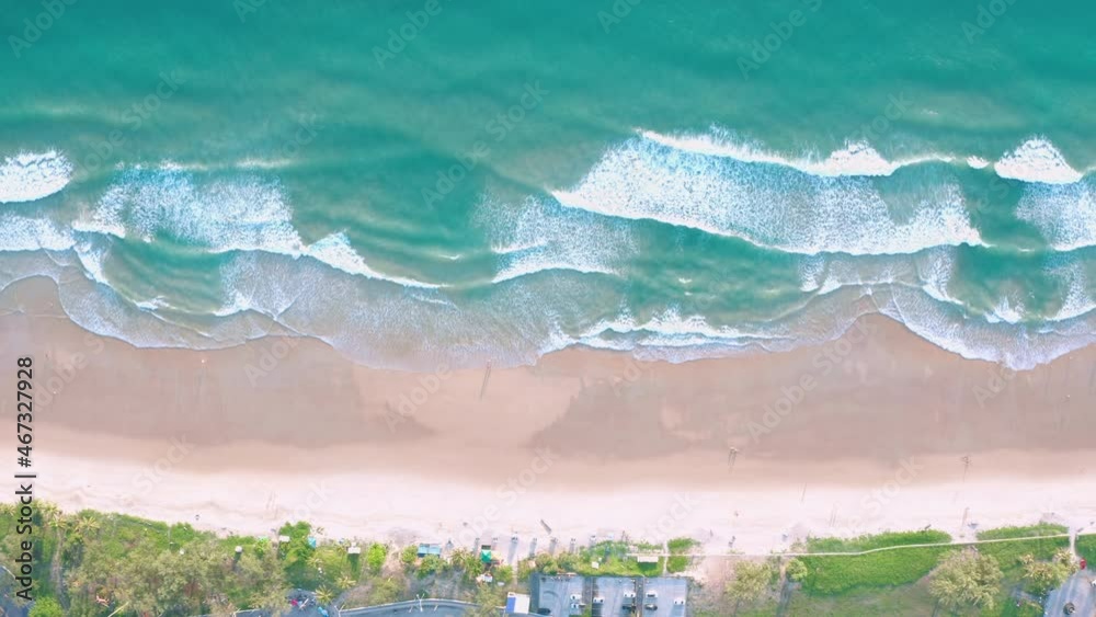 Stockvideo 4K Aerial drone top view crowd of people at tropical Beach ...