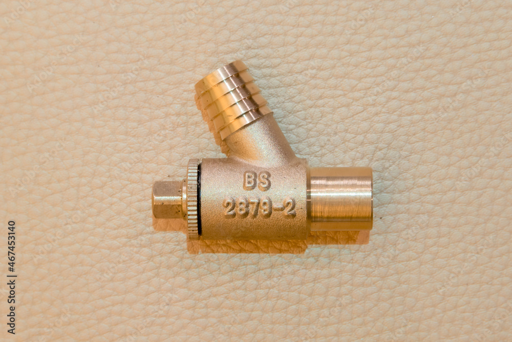 A heavy duty brass 15mm drain Off cock valve in short (46mm) length ...