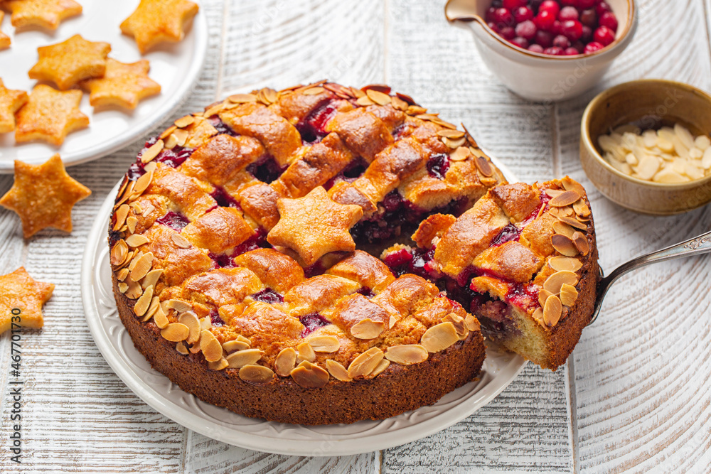 Linzer torte. Traditional Austrian cake with cranberries and almonds ...