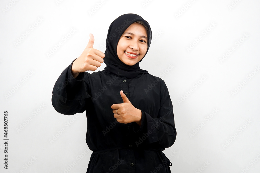 Beautiful young asian muslim woman smiling confident, enthusiastic and ...