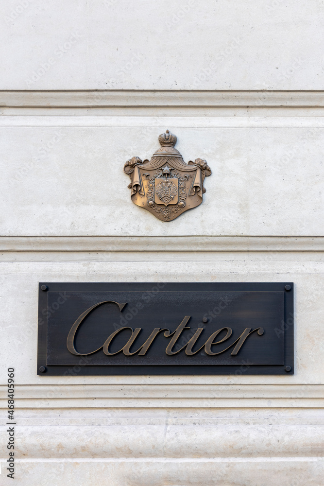 Cartier marque je joaillier de luxe Stock Photo | Adobe Stock