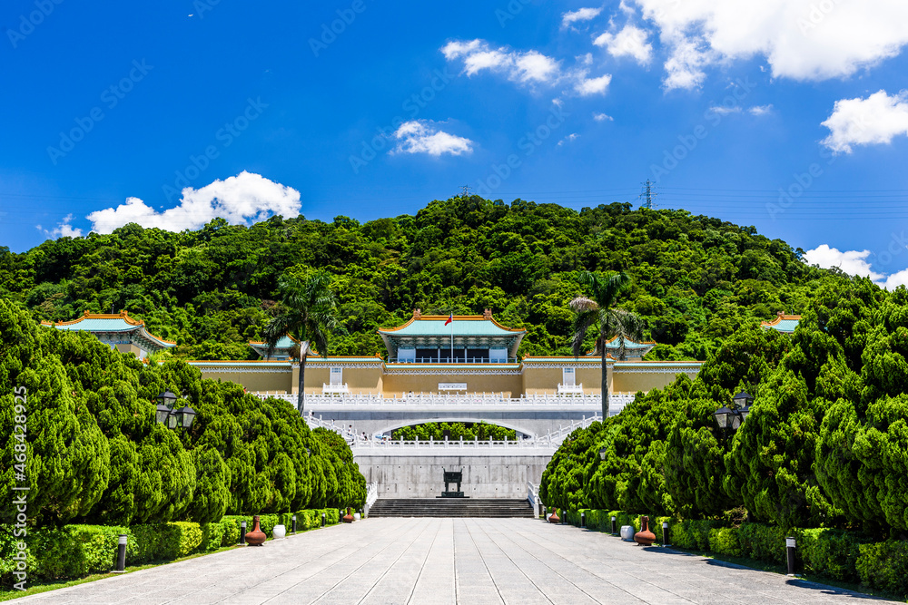 Building view of the Entrance of the Taiwan National Palace Museum in ...