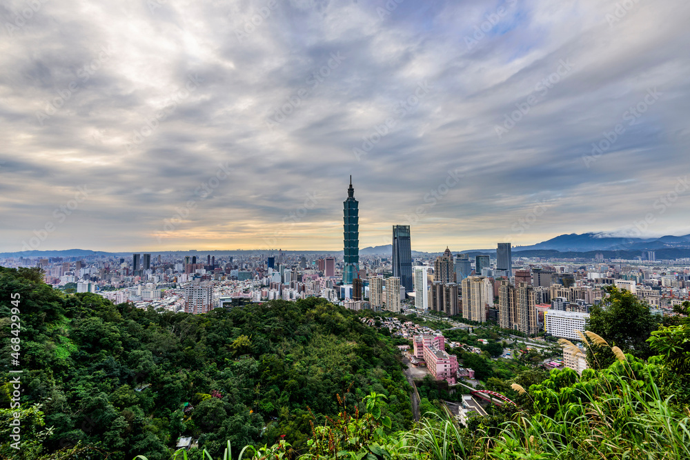 Taipei, Taiwan- January 27, 2018: Panoramic view of Taipei 101 ...
