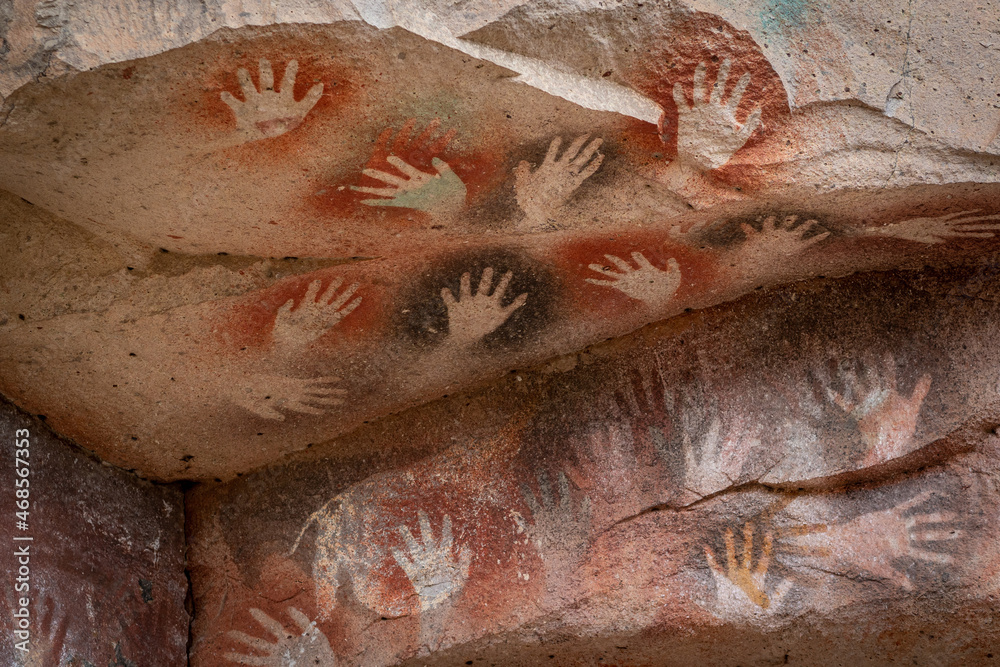 Prehistoric hand paintings at the Cave of the Hands (Spanish: Cueva de ...