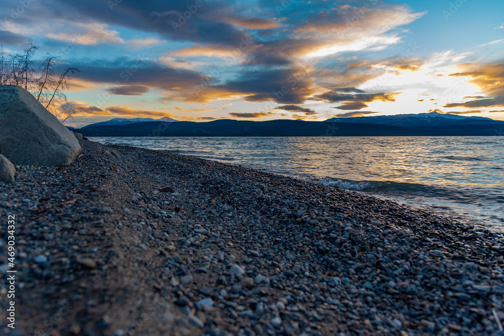 Beautiful desktop background image of a isolated, serene and stunning ...