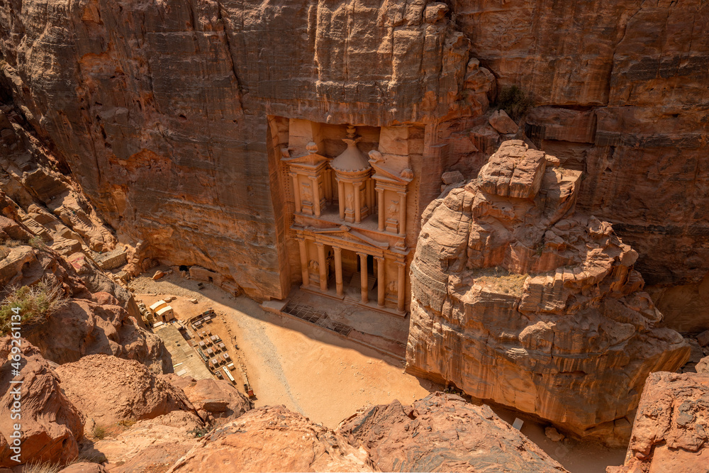 Khazne al-Firaun muasoleum at Rock City of Petra, Jordan Stock Photo ...