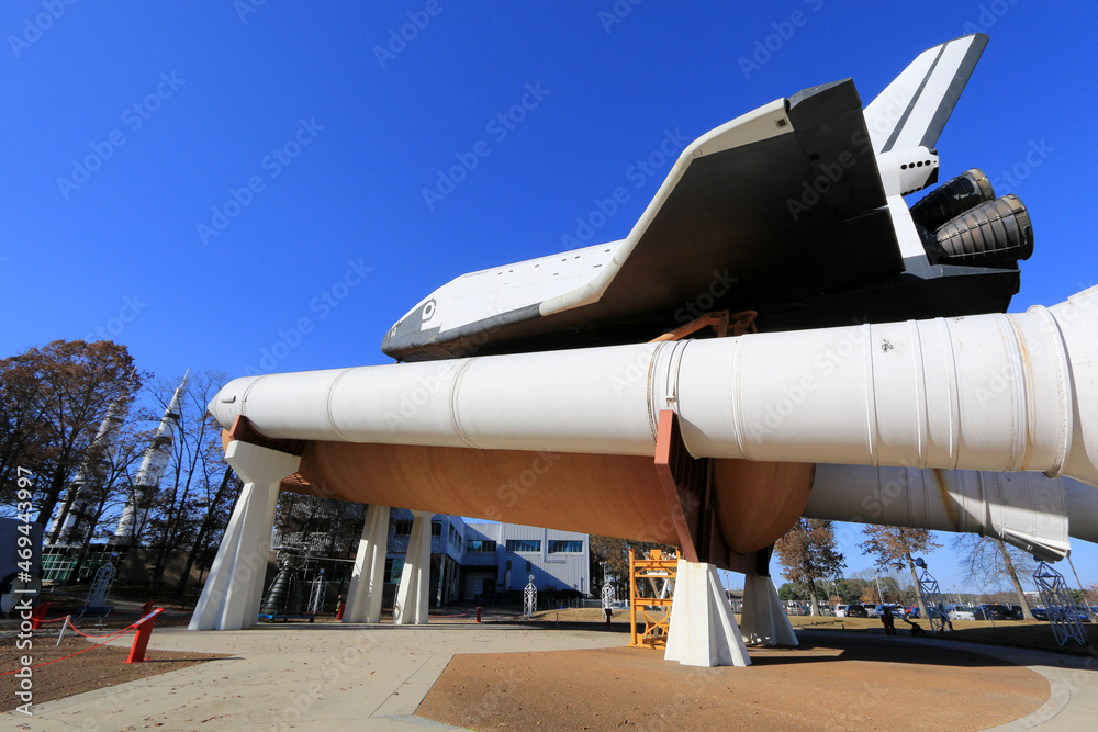 Space Shuttle Orbiter test simulator Pathfinder sits atop the Main ...