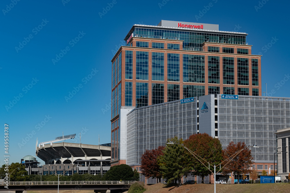 The new Honeywell HQ anchors the latest office tower at Legacy Union in ...