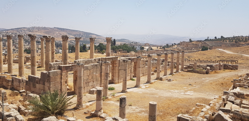 Le célèbre site touristique jordanien - Jerash, avec ses constructions ...