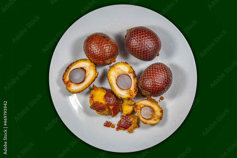 Buriti fruit (Mauritia flexuosa) in fine botanical and morphological ... Buriti fruit (Mauritia flexuosa) in fine botanical and morphological ...